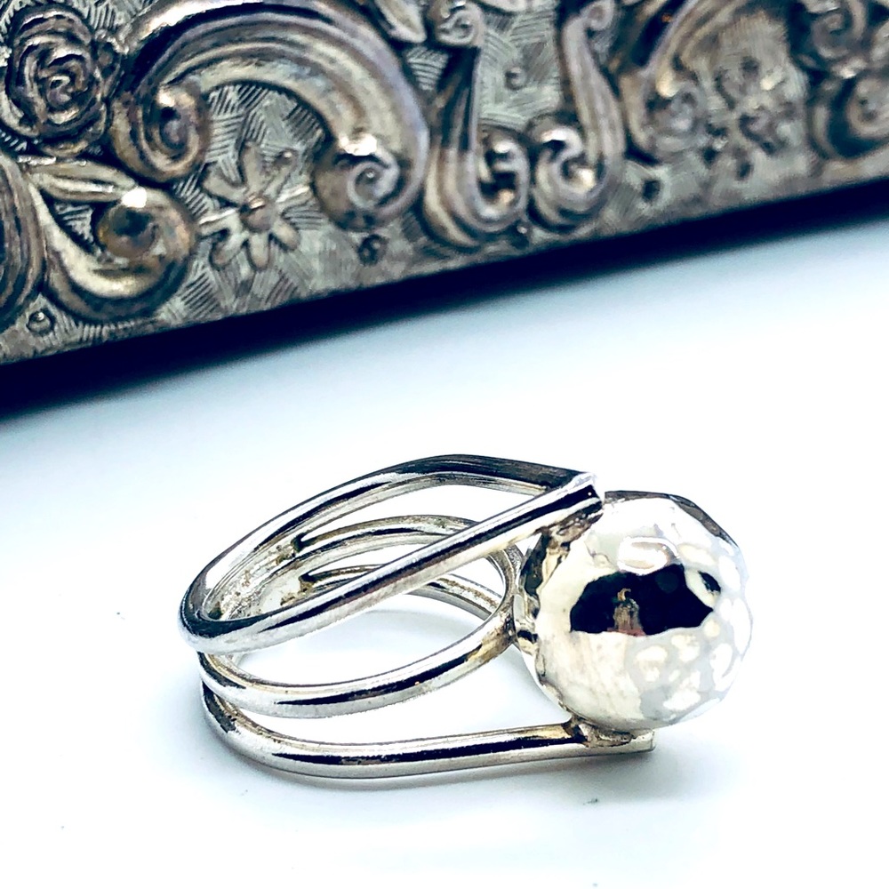 modernist silver statement - Gem